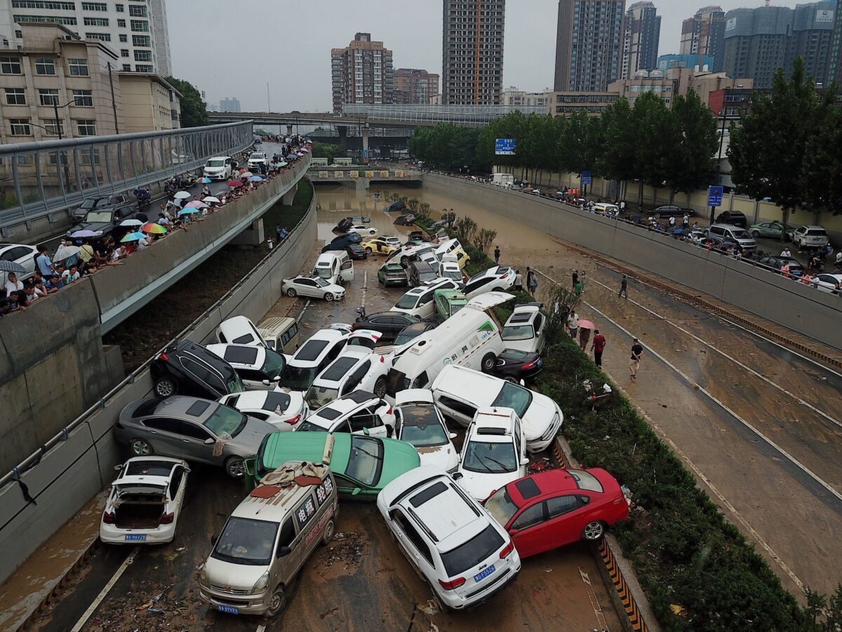 Alors qu'une inondation meurtrière ravage une ville chinoise, les ...