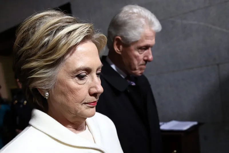 Les Clinton témoigneront plus tard ce mois ci dans l’enquête Epstein ...